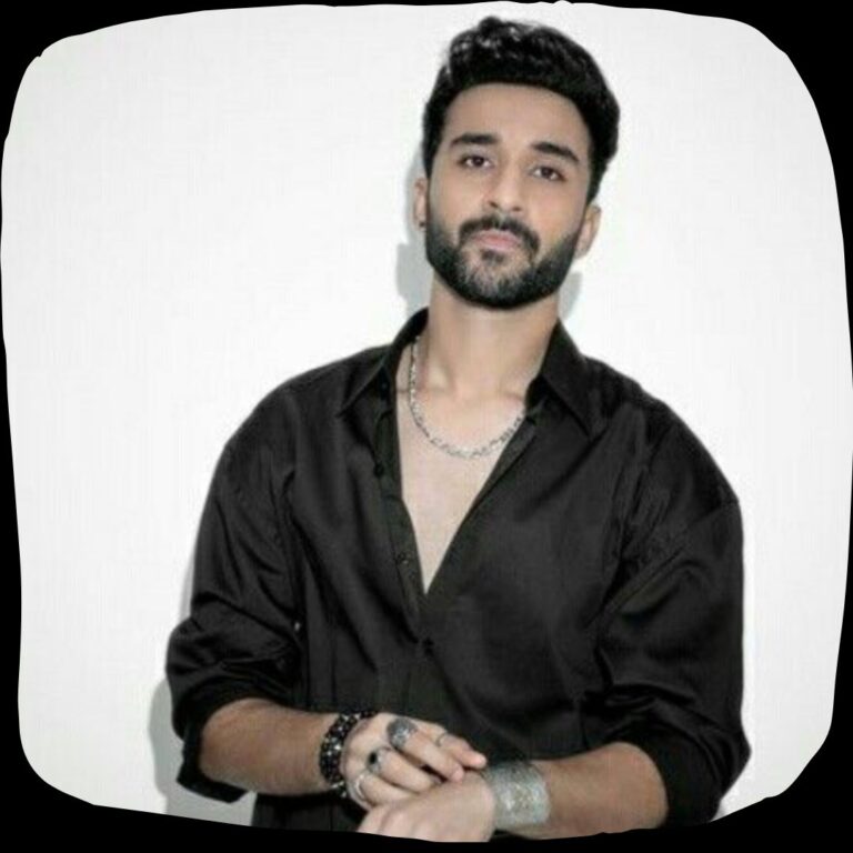 Top 10 Best Indian Dancers in Bollywood - Enatyam Blog